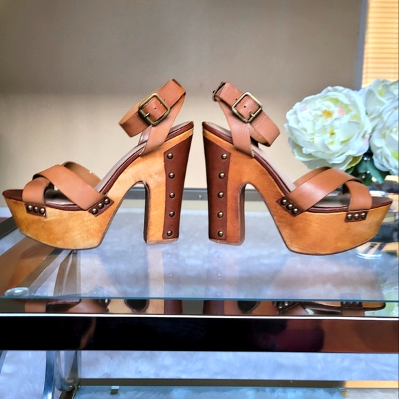 Bakers | Shoes | 7s Bakers Woodstock Platform Heels Size 75 Wood ...
